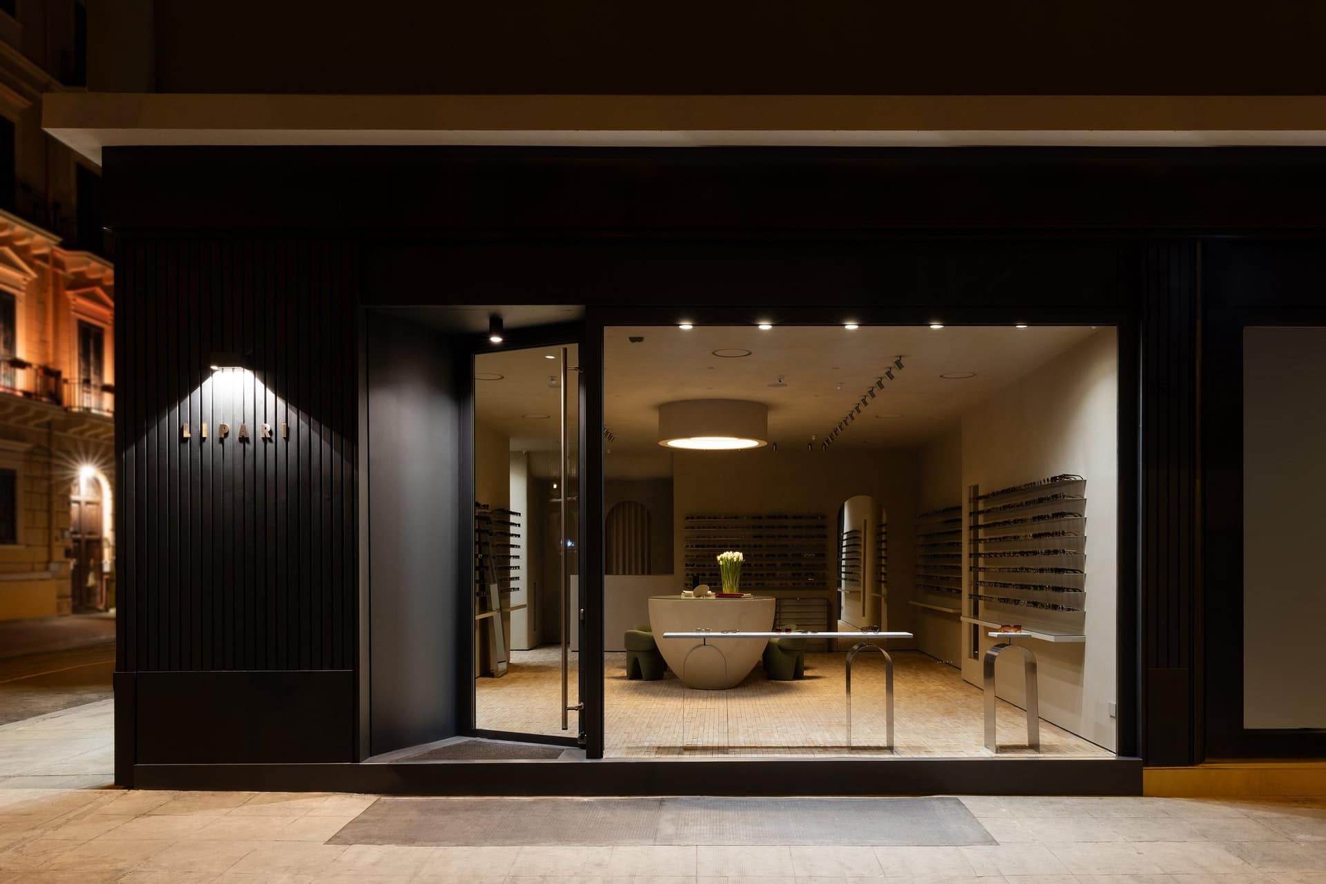 Fine-grained clay for the Lipari boutique in Palermo
